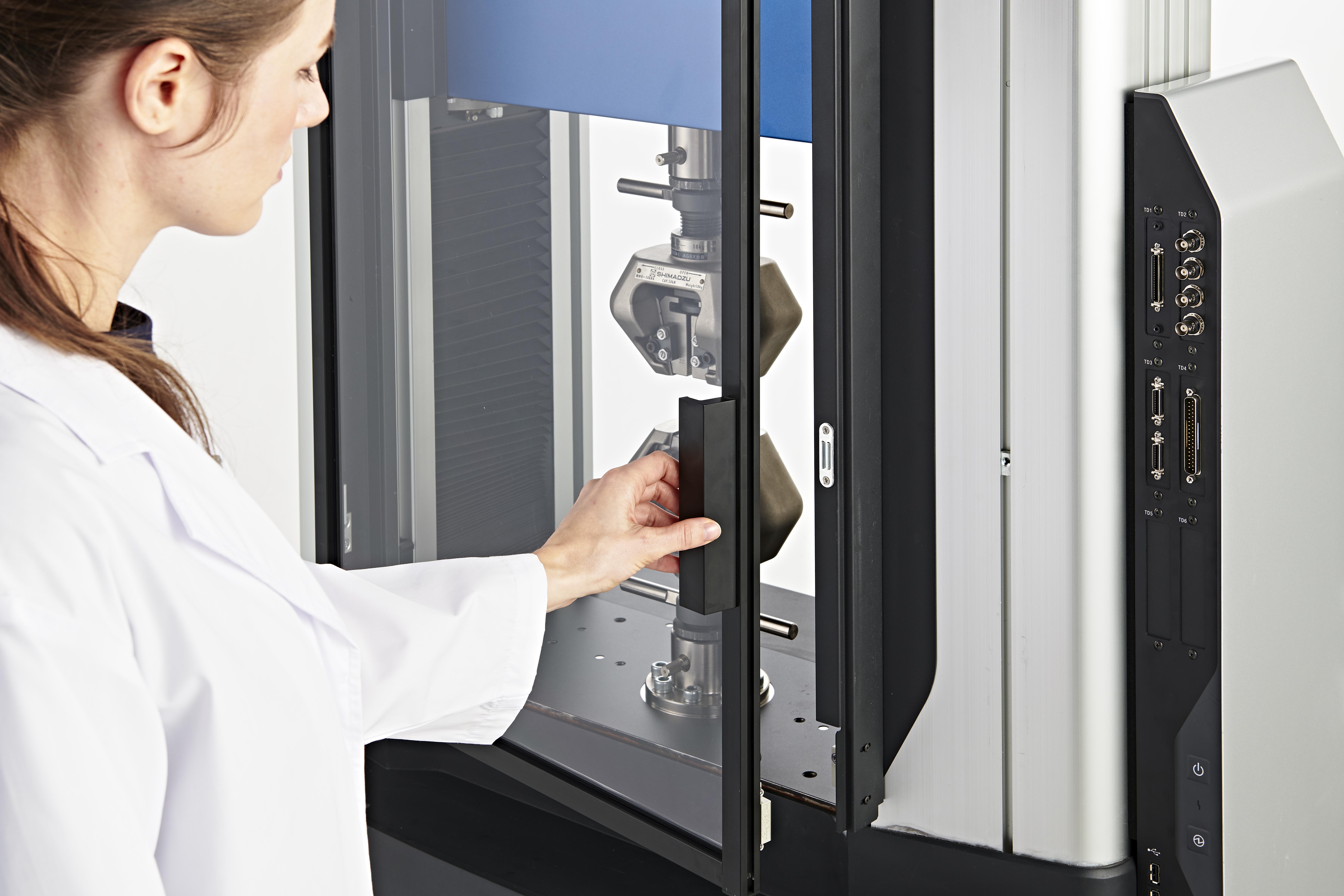 Flexural Test Methods for Plastics: ASTM D790 | SHIMADZU EUROPA